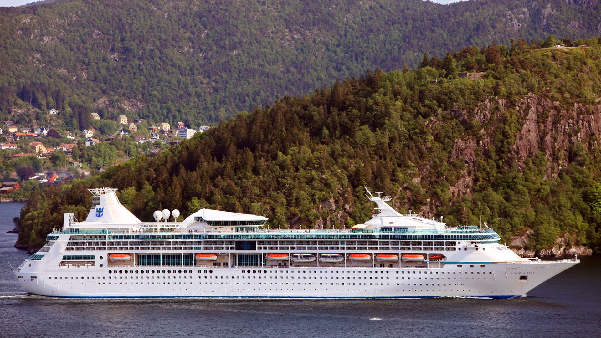 Vision of the Seas | Cruiseget.com